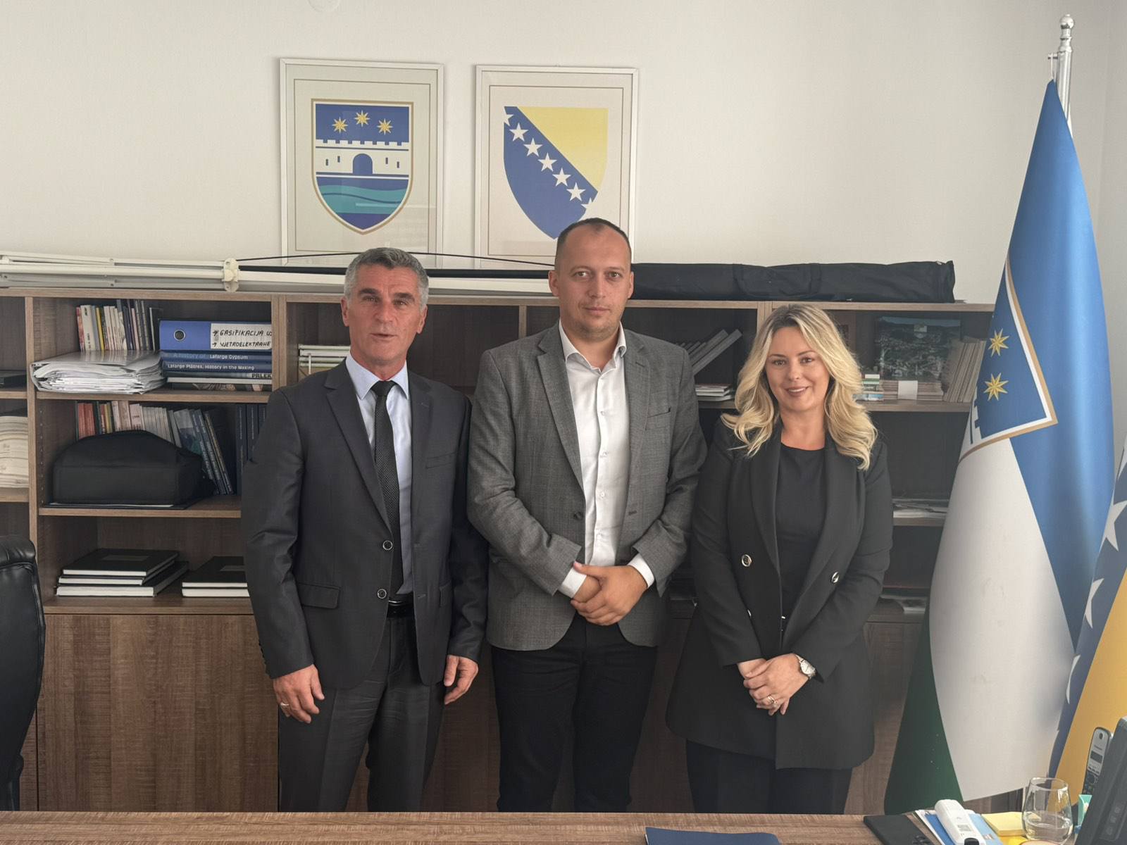 Potpisivanje ugovora sa korisnicima sredstava Programa podrške medijima ...