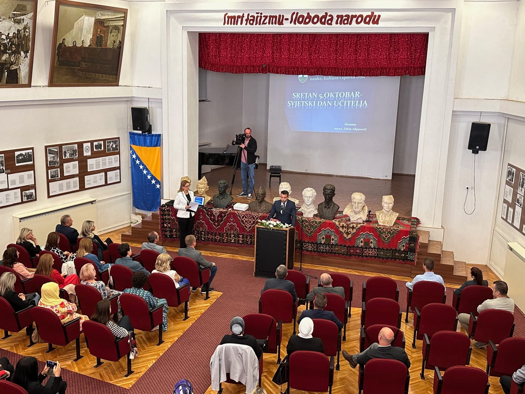 Nagrađeni najbolji prosvjetni radnici - VLADA USK