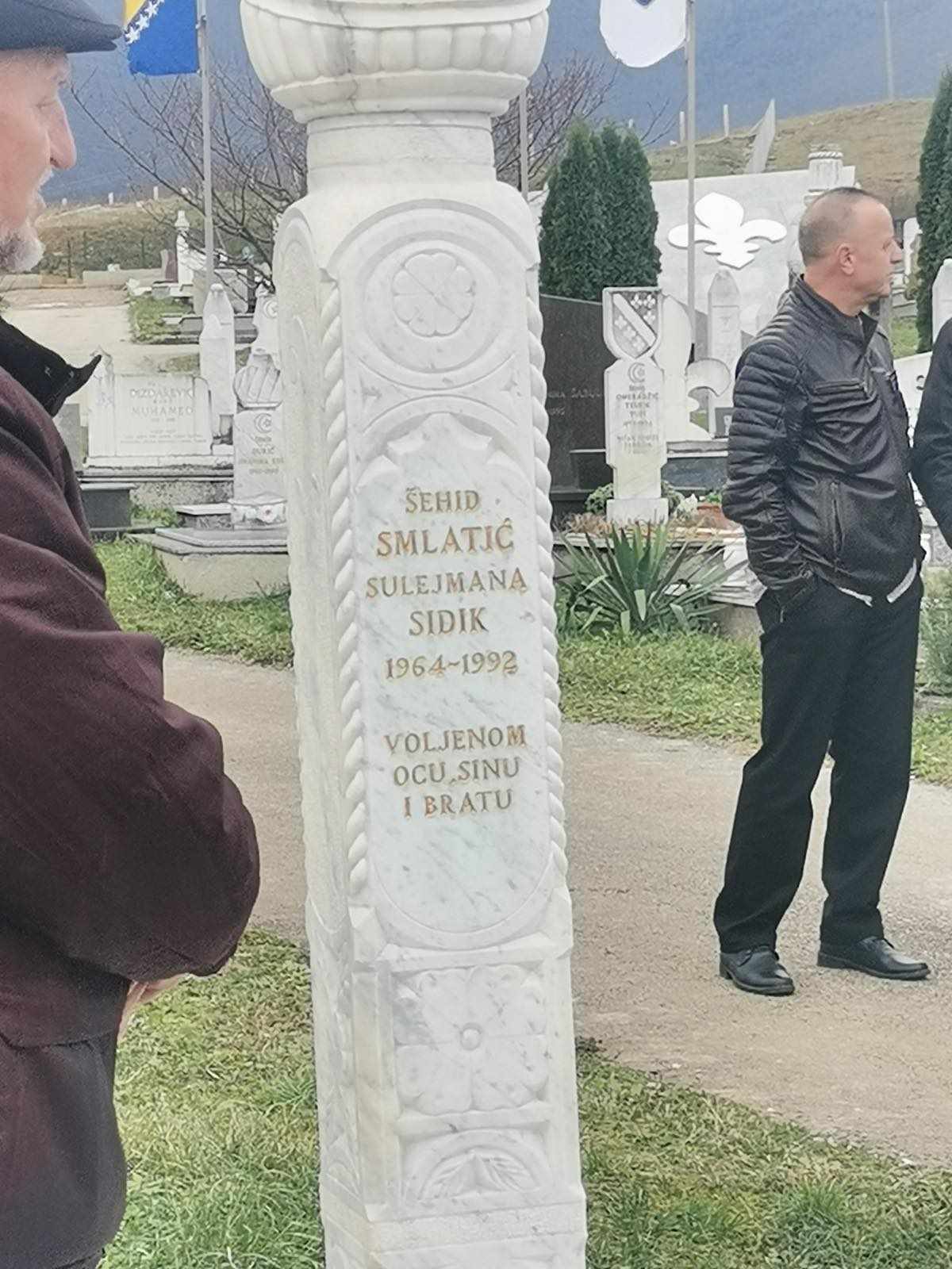 Pomen na heroje - VLADA USK