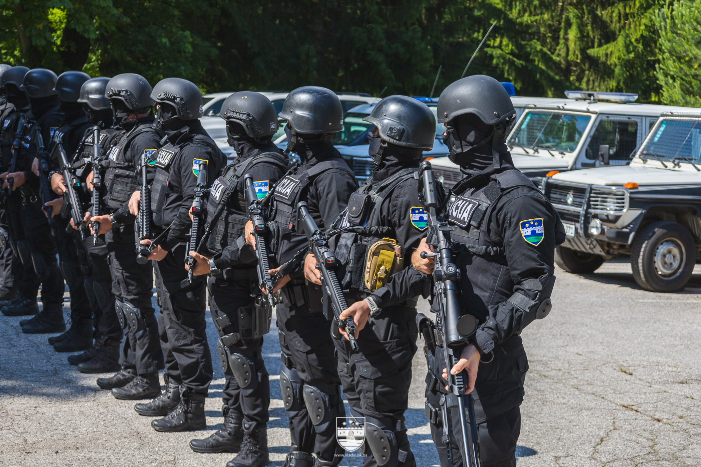 Obilježavanje Dana Unsko-sanskog kantona: Postrojavanje jedinice za ...